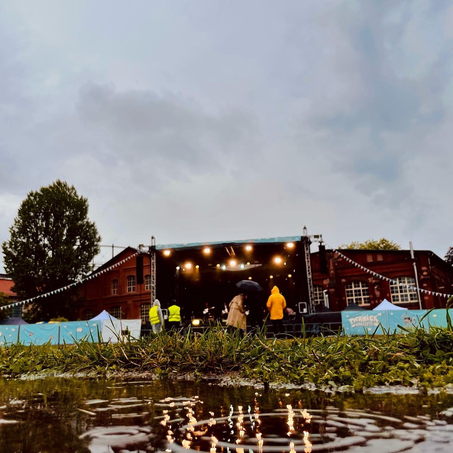 Tocotronic | Posts | Freaks, Es tut uns leid, dass wir am heutigen ...